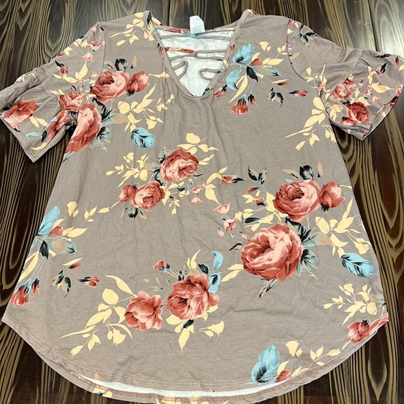 7th Ray | Tops | 7th Roy Floral Blouse | Poshmark
